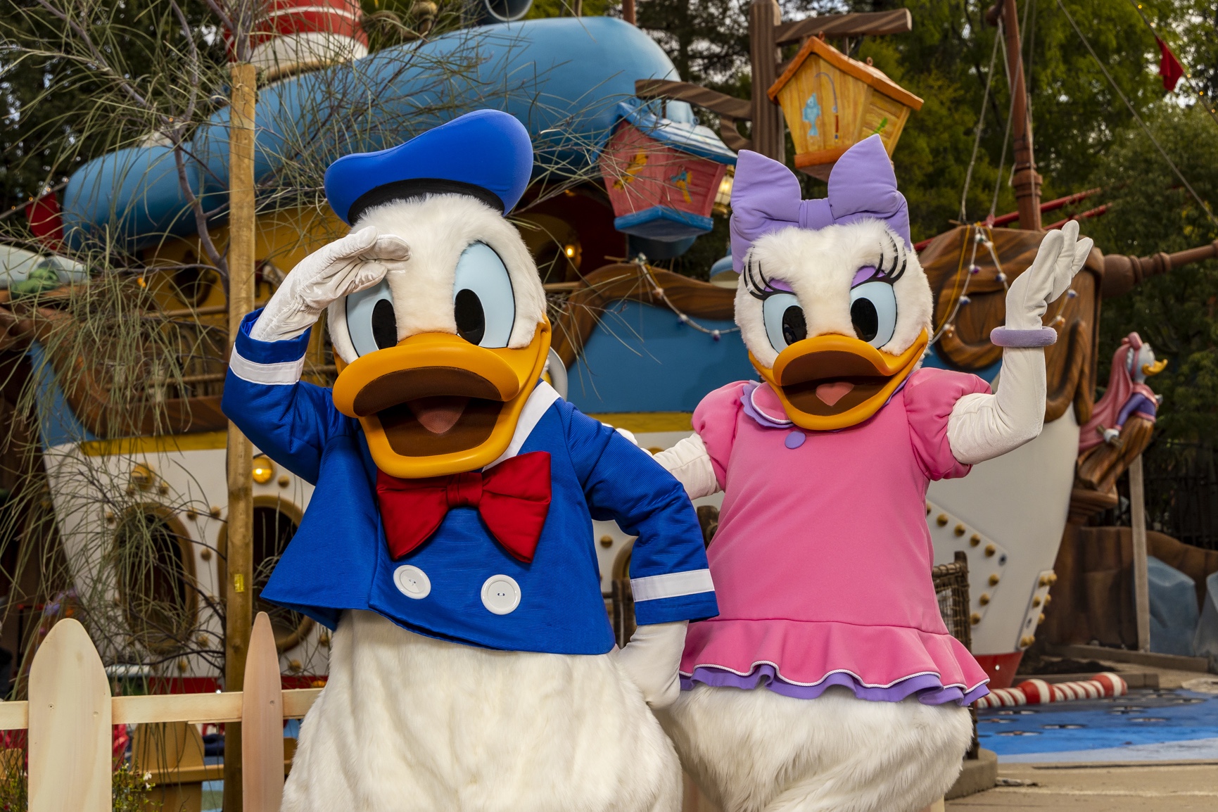 Donald Duck and Daisy Duck Return to Mickey’s Toontown at Disneyland ...