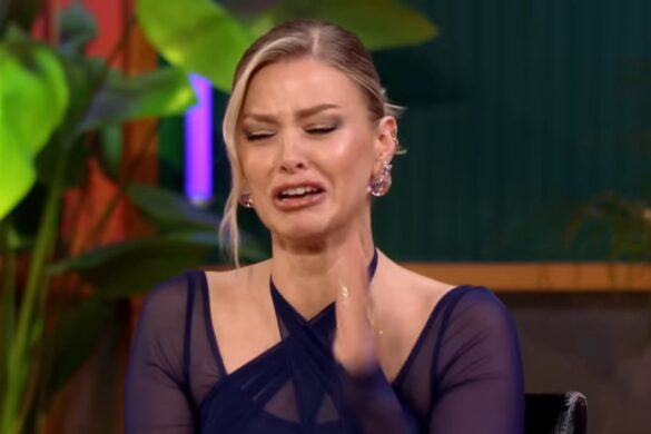 Who Is Andreina Santos? Meet the Bombshell Turning Heads on Love Island ...