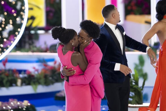 Who Is Andreina Santos? Meet the Bombshell Turning Heads on Love Island ...