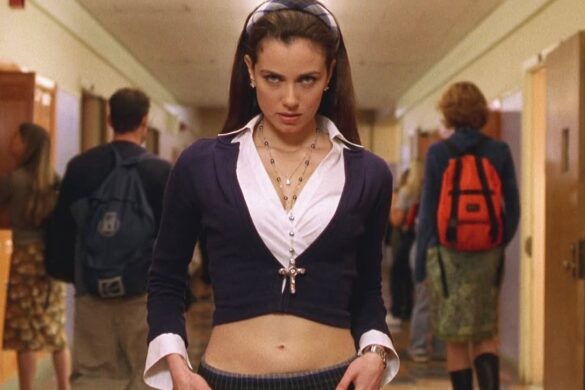 Jennifer Love Hewitt’s 1990s to 2025 Transformation Video Is the ...