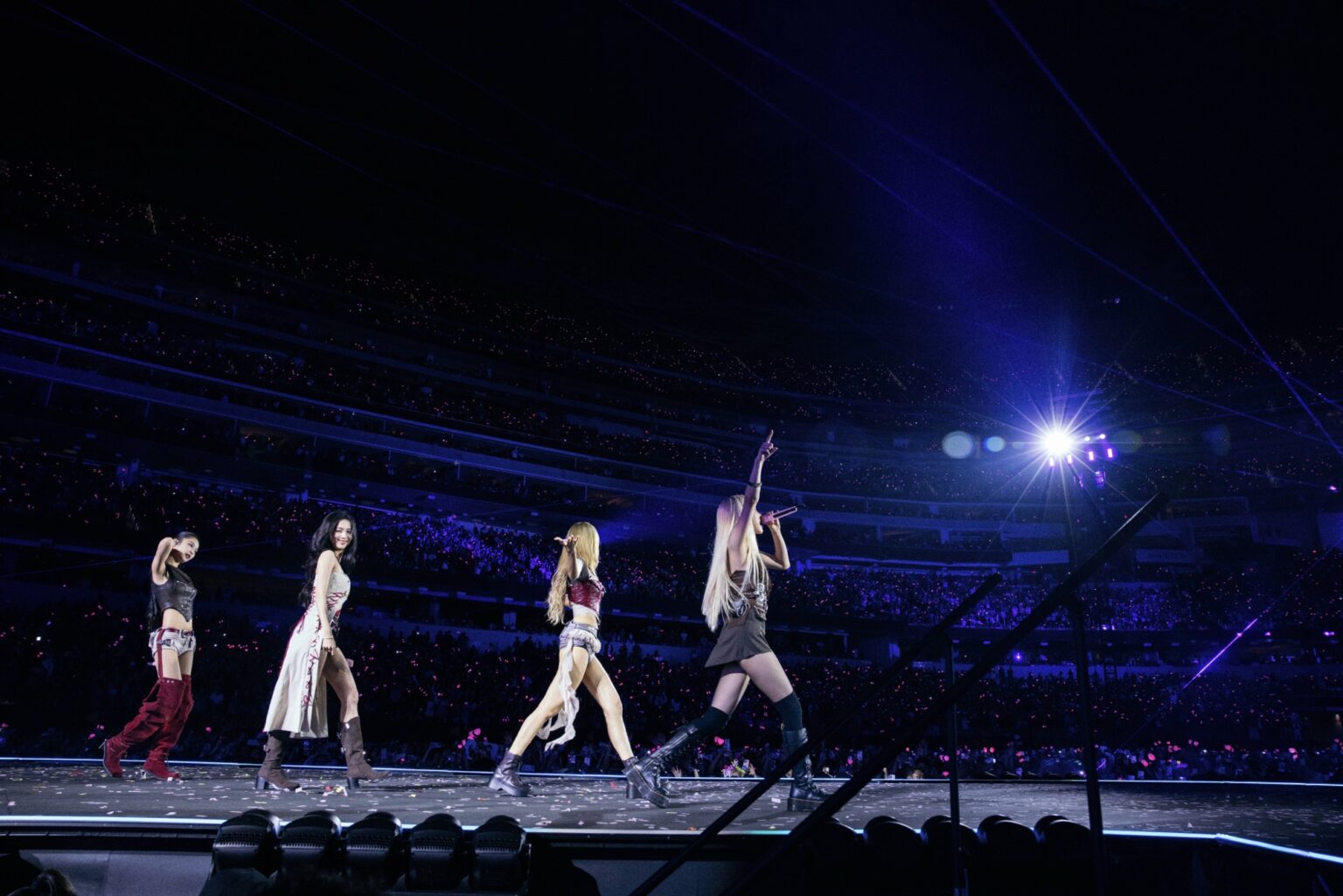 BLACKPINK Kicks Off ‘DEADLINE’ World Tour in LA with 100,000 Fans ...